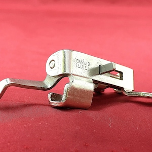 SINGER SIMANCO 171071 Spring Darning Embroidery Foot for Featherweight ...