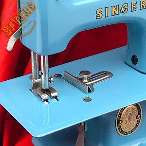 SINGER SEWHANDY 20 Blue Child Toy Sewing Machine Blackside 20-10 ...