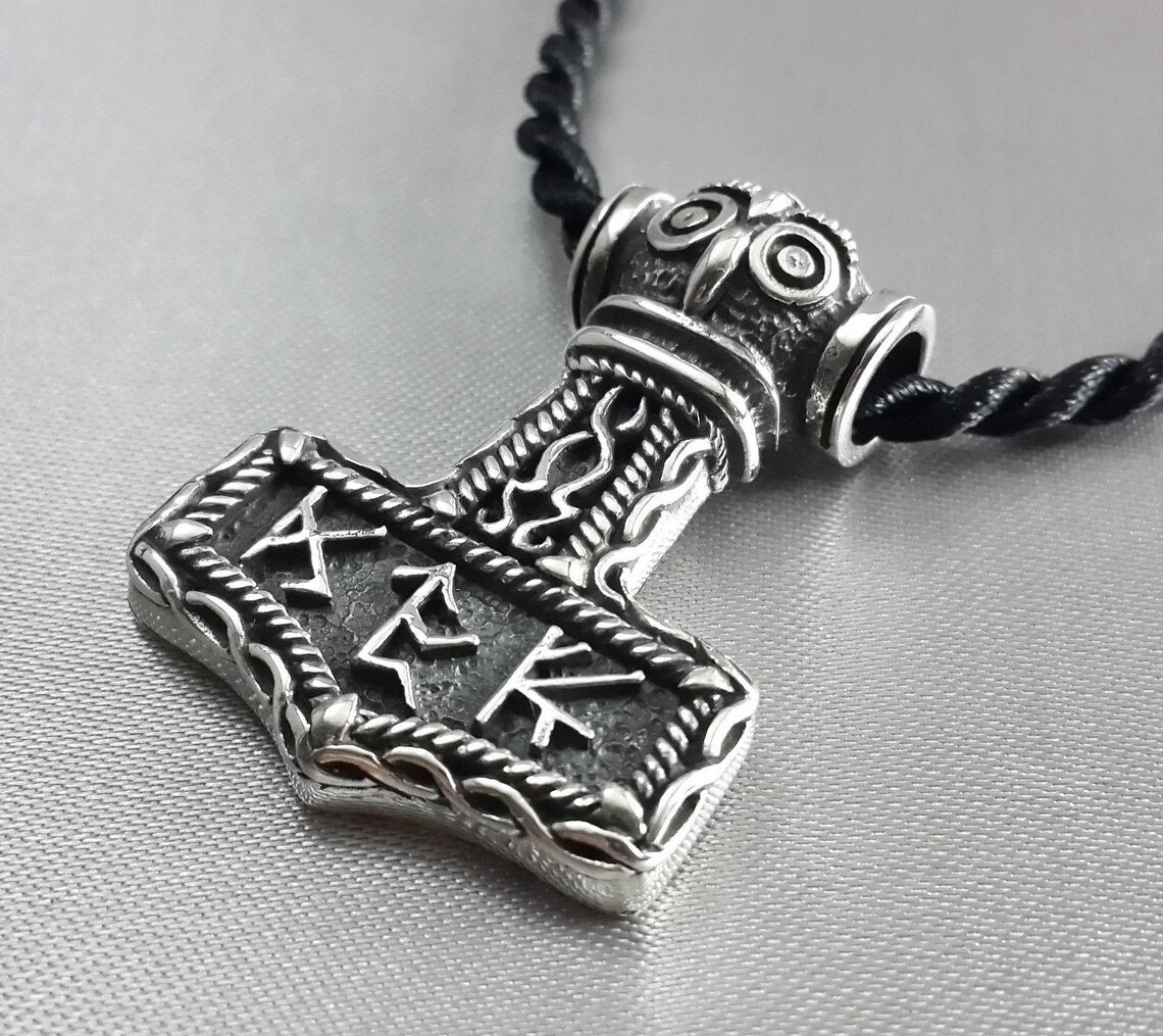 Viking Thor Hammer Mjölnir Mjolnir Wikinger Norse Runes Runen Futhark ...