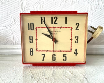 Retro Red Wall Clock - Etsy