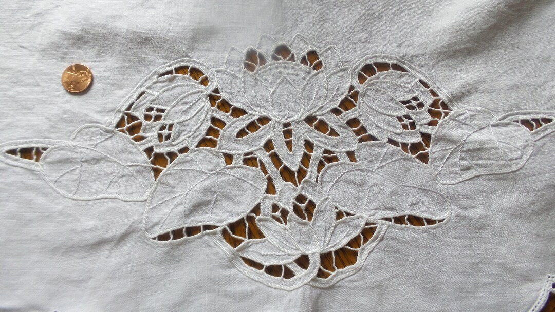Vintage White Cut-work,hand Embroidery, Small Round Tablecloth ...