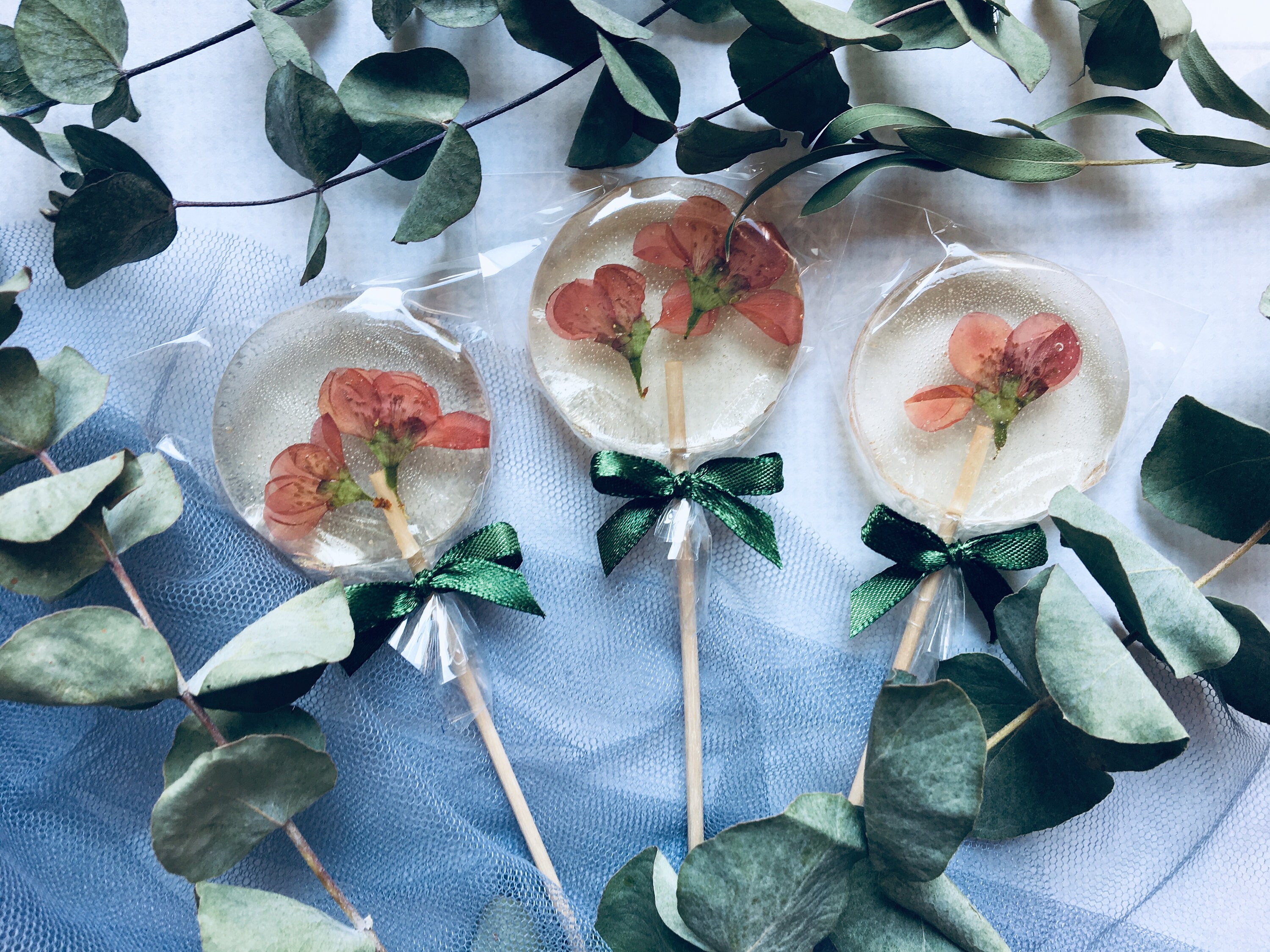 Set of 10 red wedding favors rose apple bud brick red | Etsy