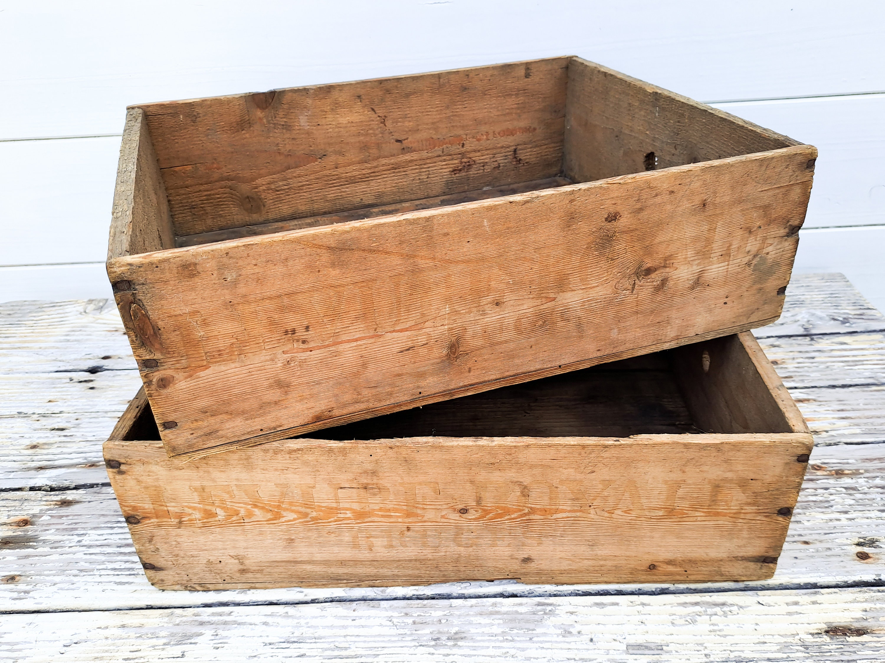 Set of vintage wooden crates 'Levure Royale Bruges' • old crates ...