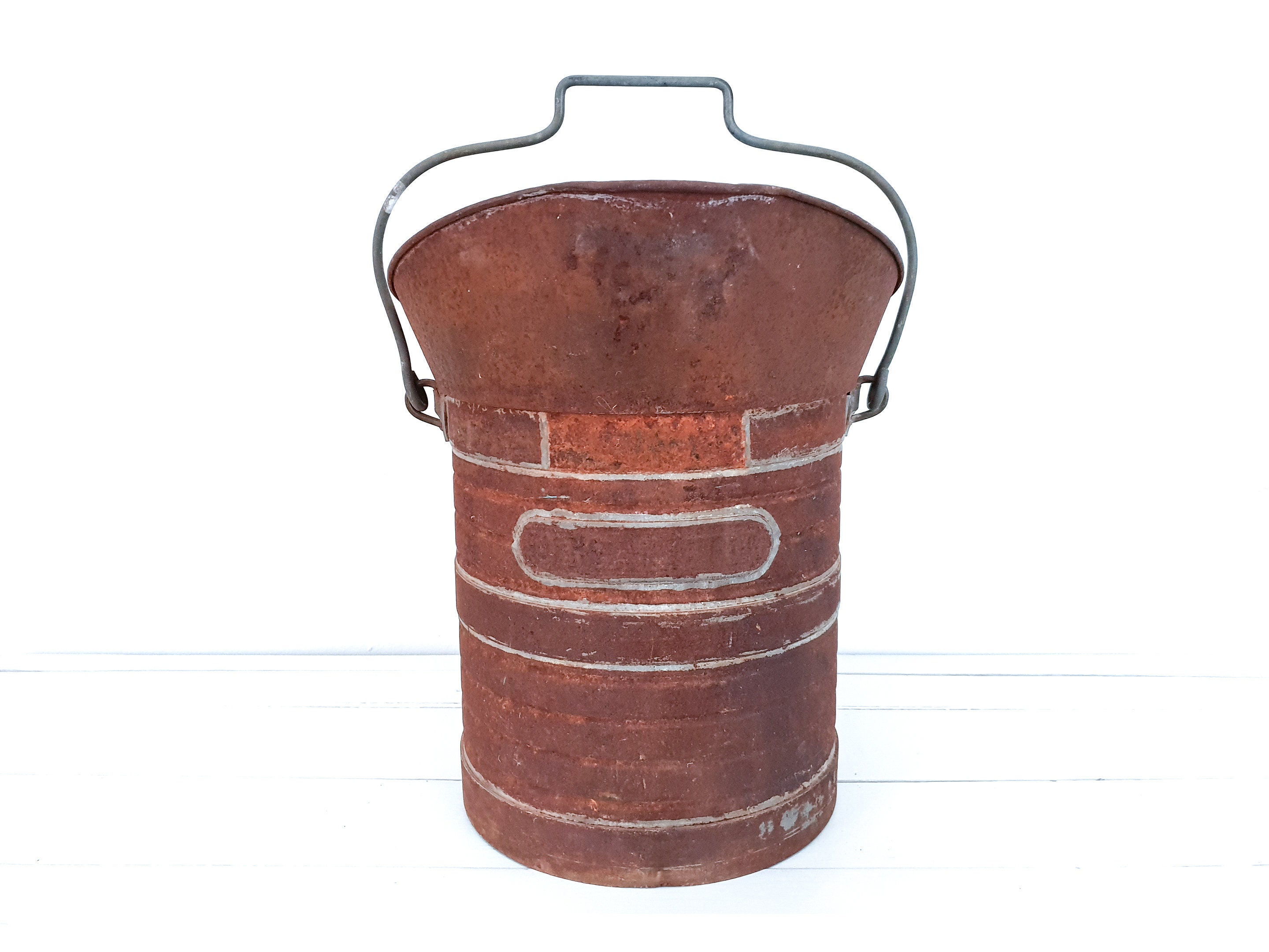 Rusty metal bucket with handle décalitre • 10 Liters • vintage ...