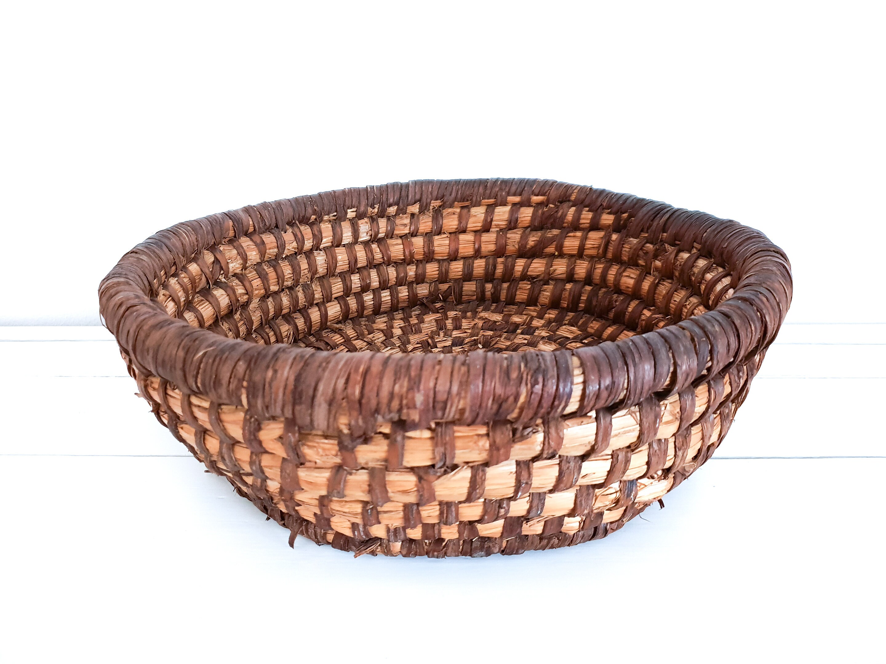 Antique woven round straw basket from French Bakery • bread basket ...