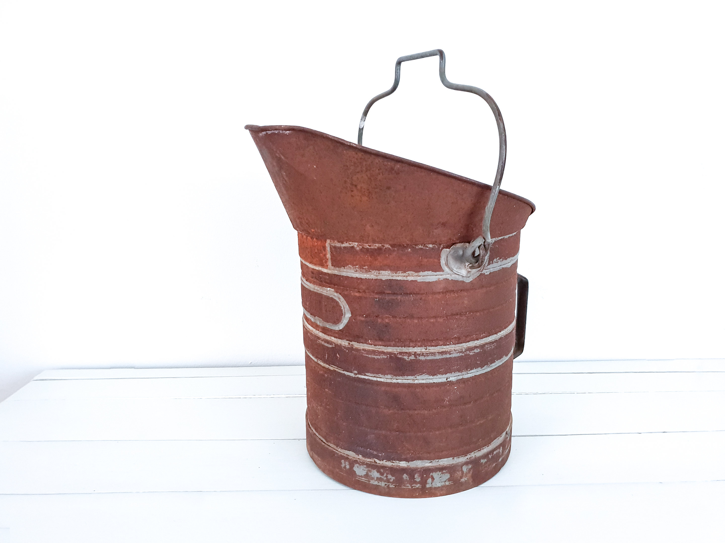 Rusty metal bucket with handle décalitre • 10 Liters • vintage ...
