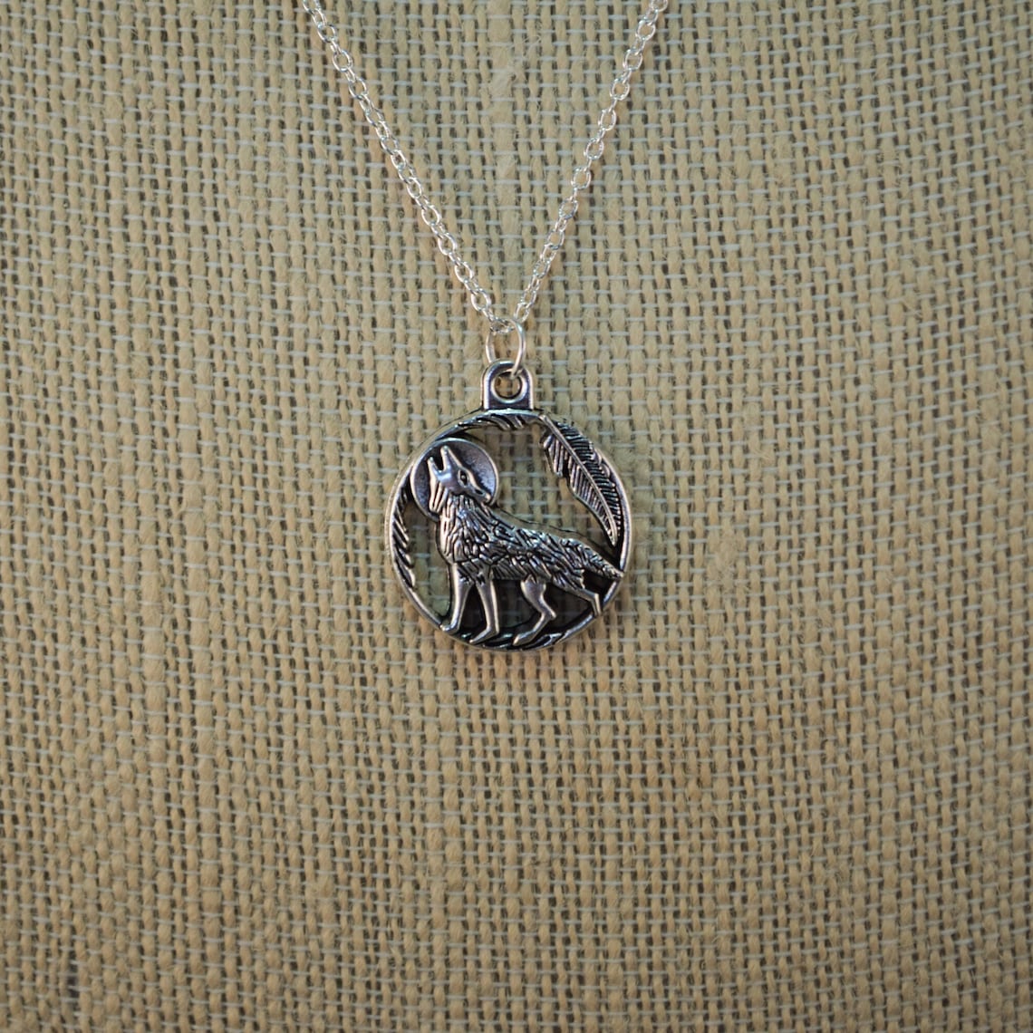 Howling Wolf Necklace - Etsy