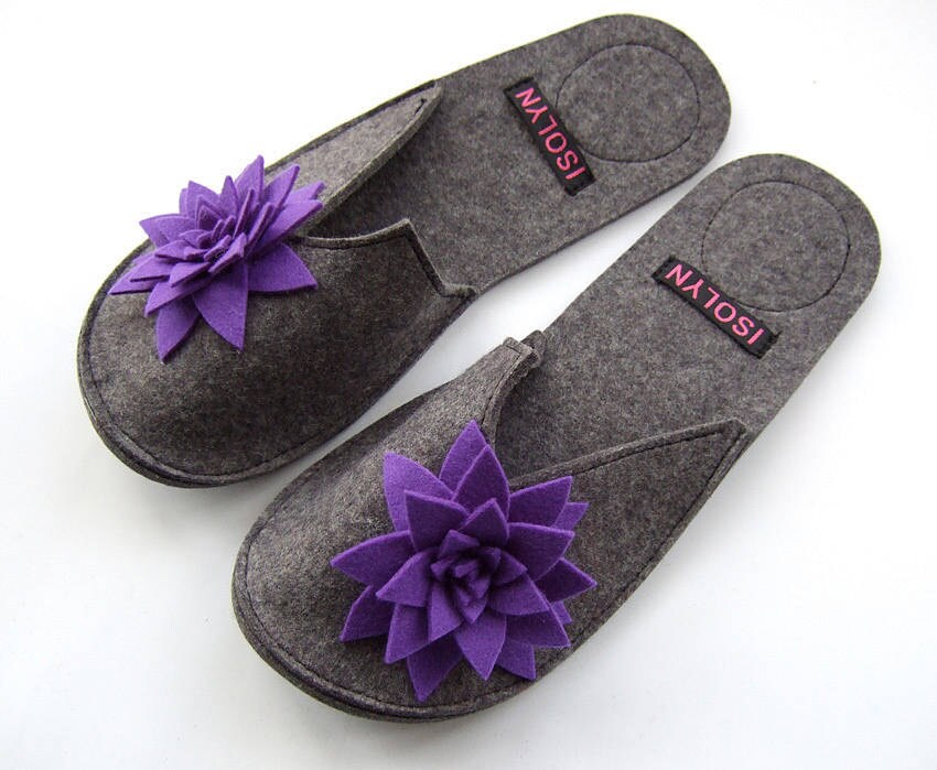 Isolyn Suzie Slipper With Lily Flower Very Comfortable With Large ...