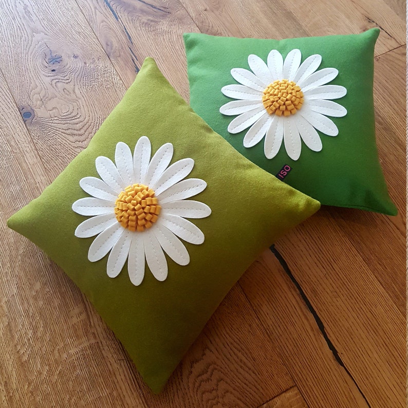 Isolyn Daisy Cushion Cover. It is a Bright and Fun Cushion Which Will ...