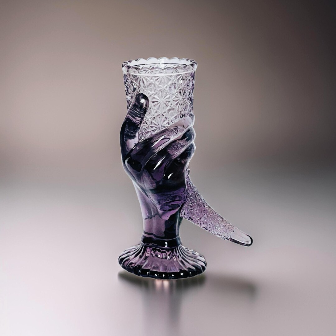 Vintage Fenton Art Glass Cornucopia Daisy & Button Hand Vase Purple ...
