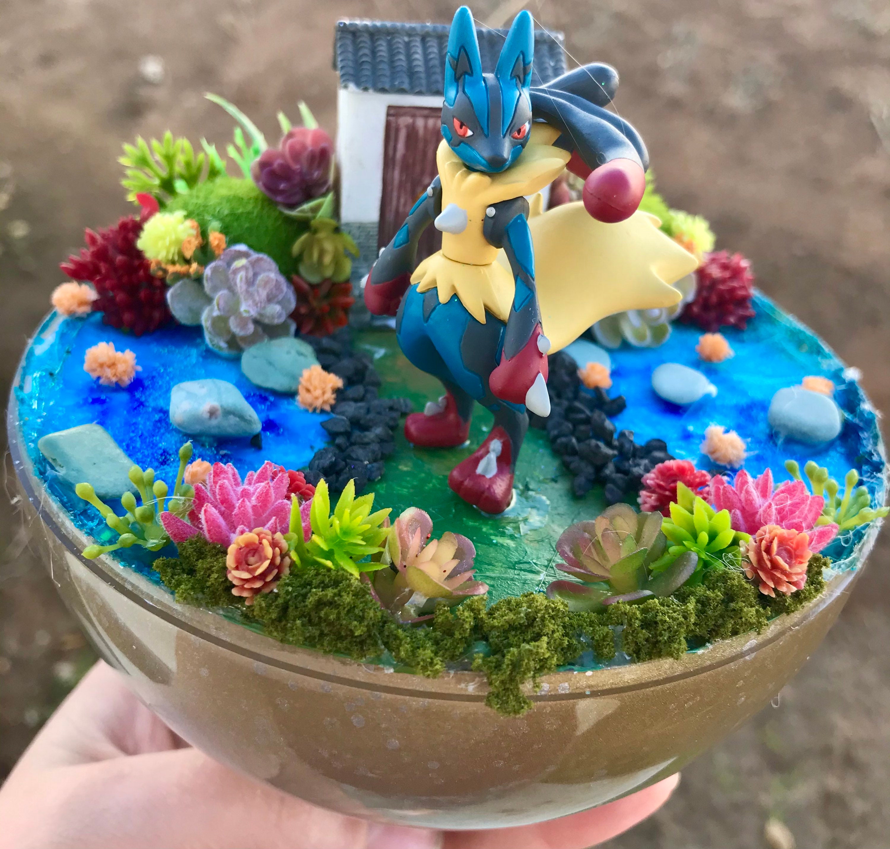 Mega lucario Pokémon pokeball terrario con luces | Etsy