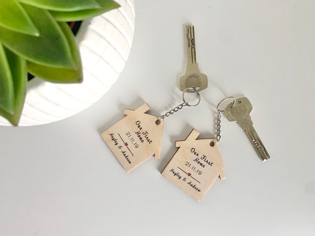 Set of 2 Personalised New Home Keyring With Names and Date - Etsy UK