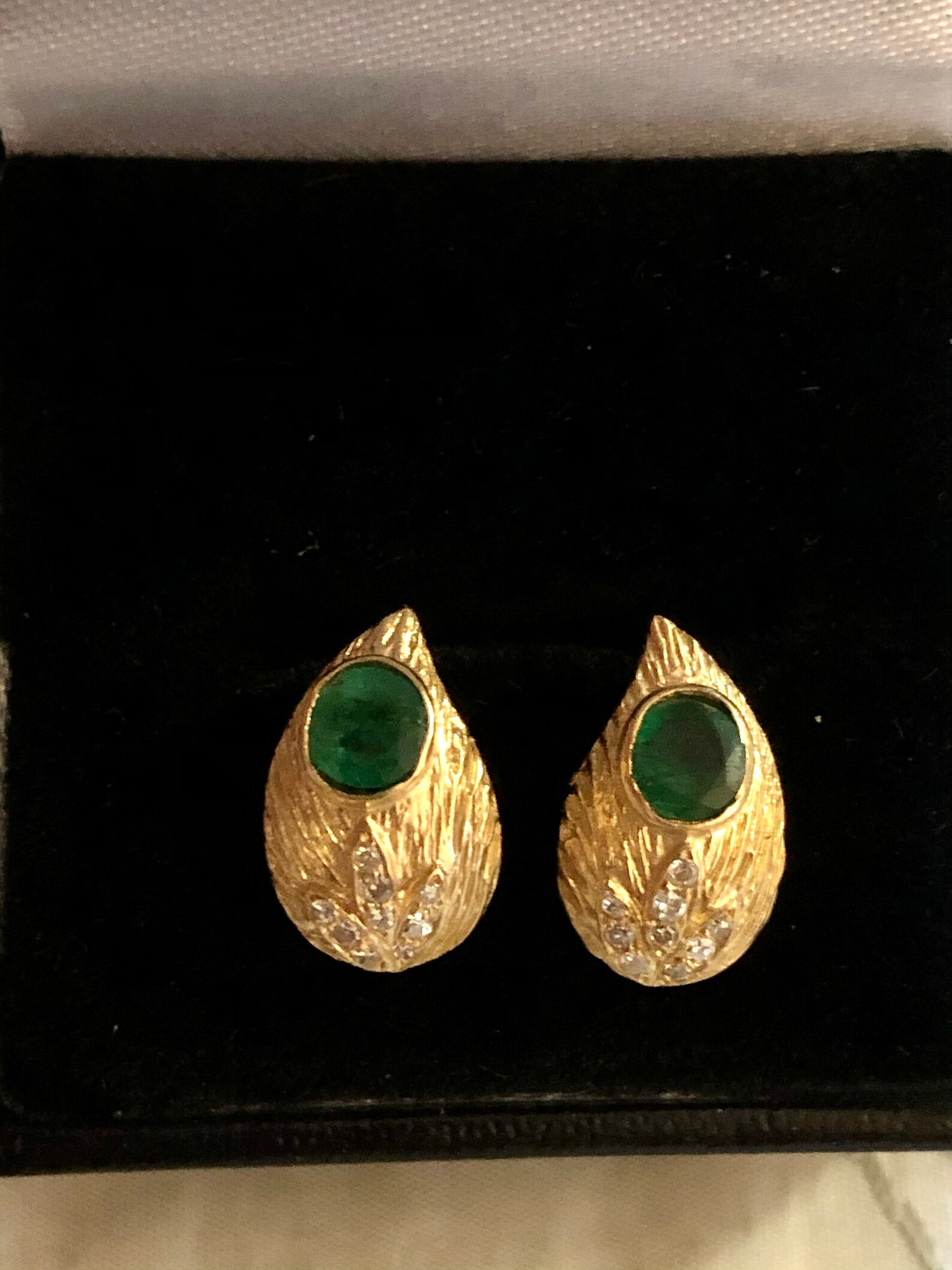 Vintage 18K Yellow Gold Tear Drop Emerald Diamond Accent Stud Earrings ...