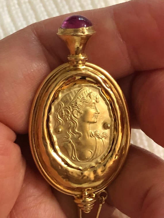 Antique 18K Yellow Gold Ruby Cameo Hat Brooch Pin - Gem