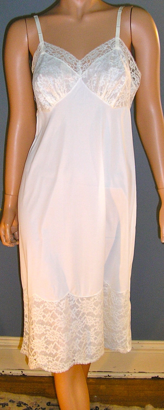Vintage 50s White Nylon Full Slip Vanity Fair Si… Gem