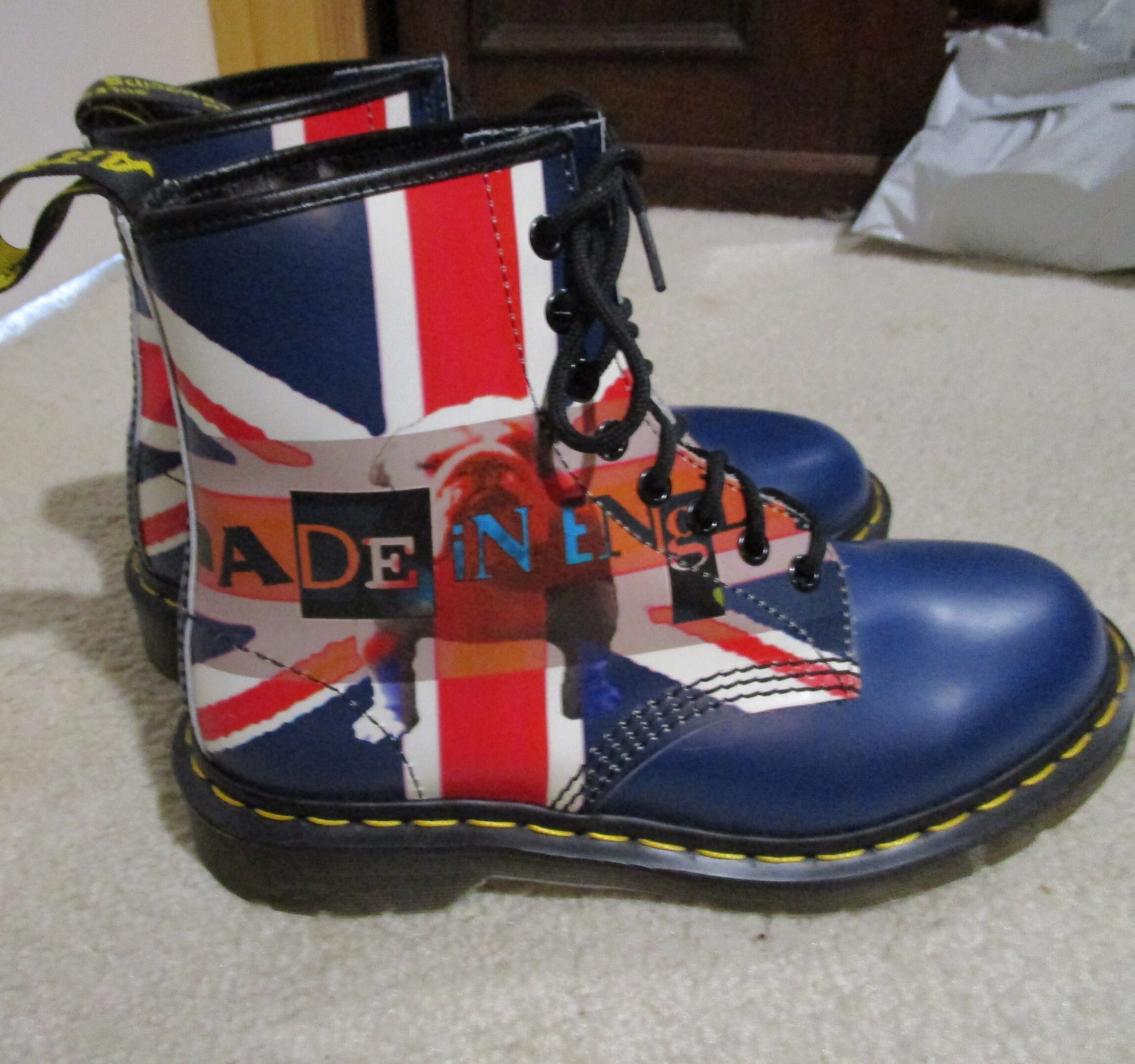 Vintage Doc Marten, UK Flag Boots With Bulldog, Made in England, Size ...