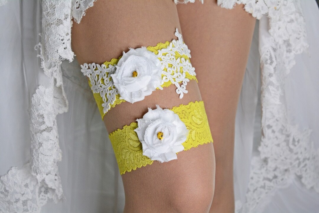 Set of Garter Yellow White Summer Wedding Garter Set for Bride Toss ...