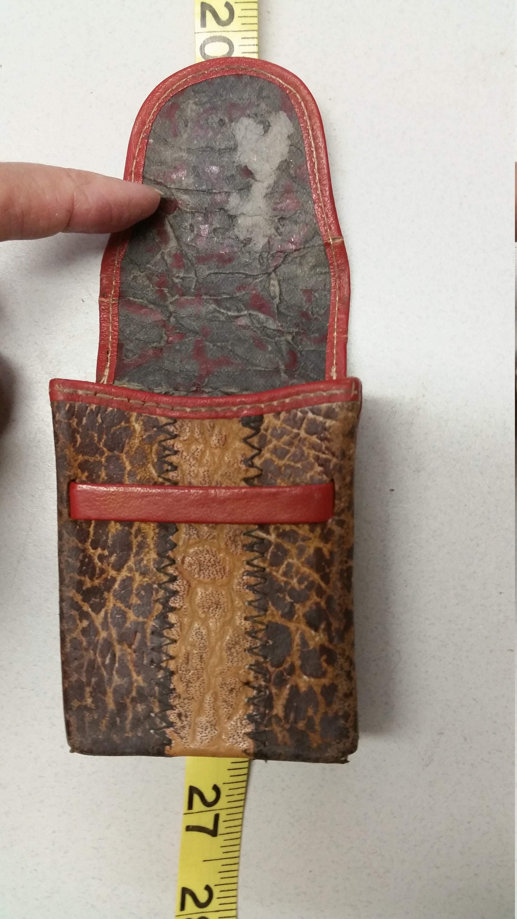SALE Antique snakeskin & Lizard case red edged - Etsy.de
