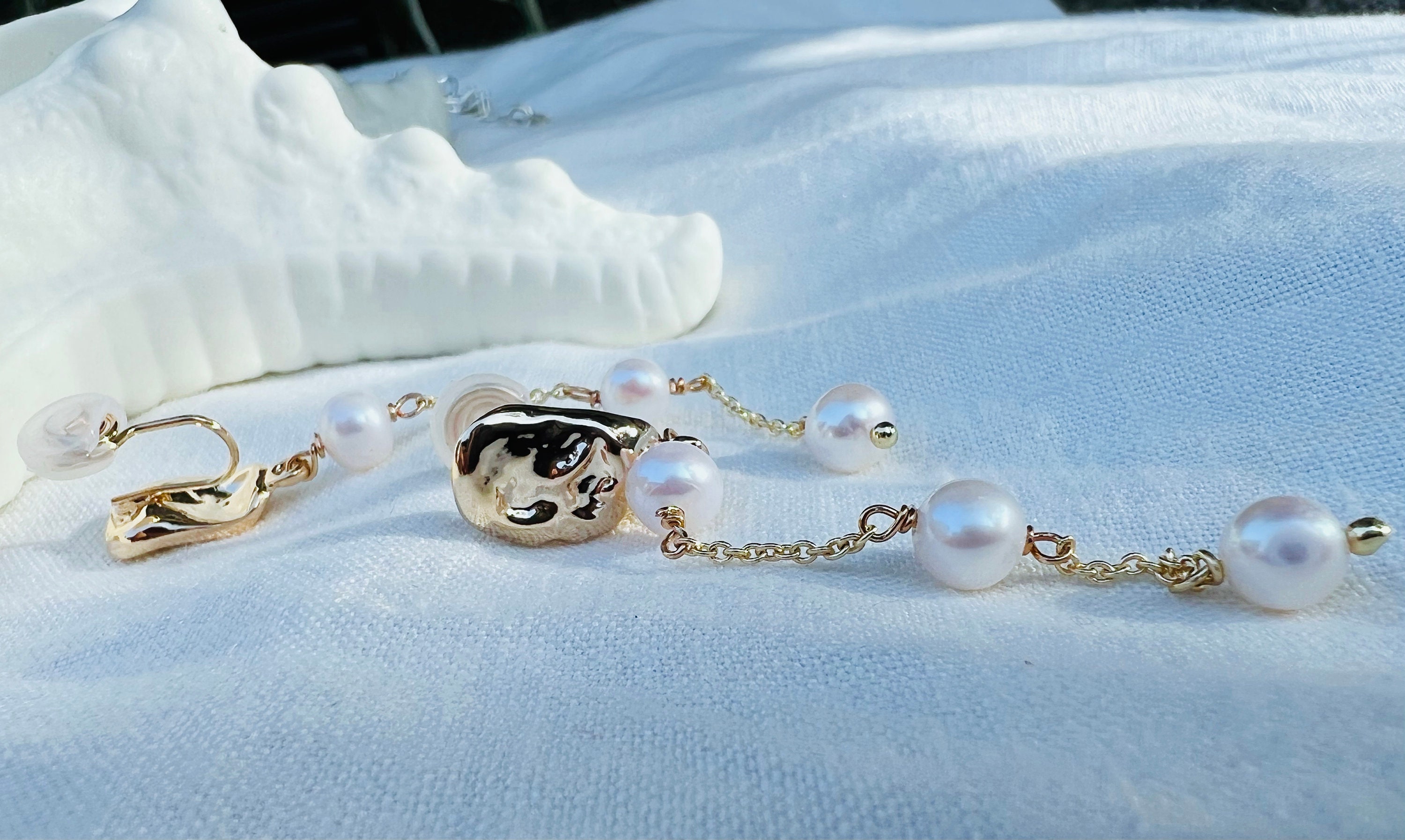 Chic Freshwater Pearl Clip-on Dangle Earring. Pearl Gold Chic Earring ...
