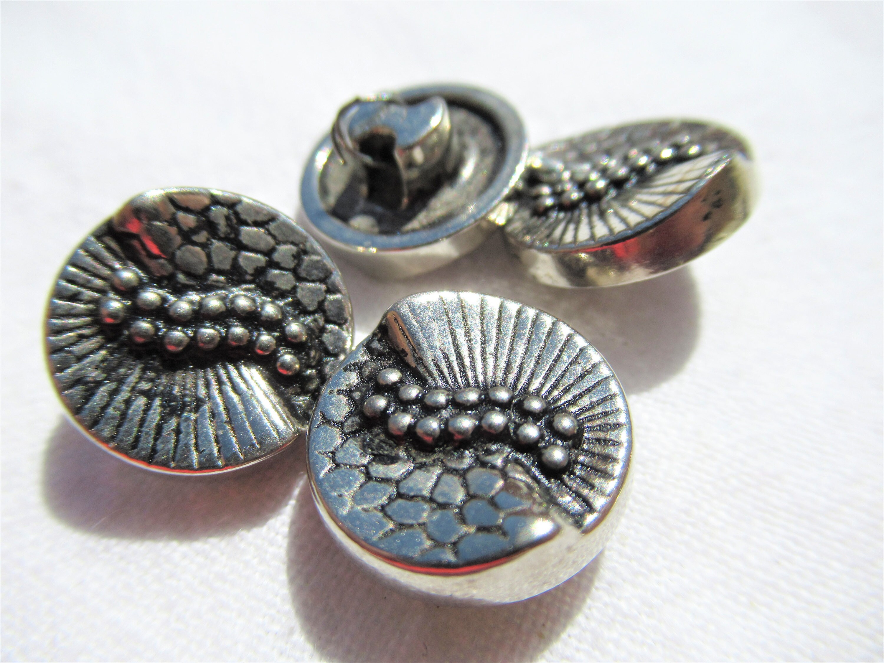 Buttons & Closures Sewing & Fiber 4 Vintage Silver Button Covers and an ...