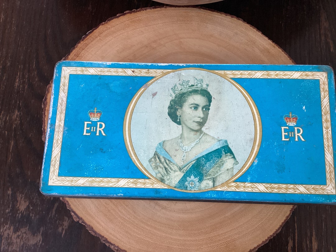 Meredith & Drew Coronation Biscuit Tin - Etsy