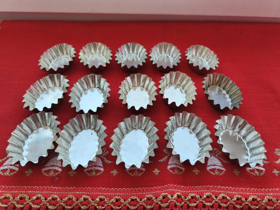 Set of 15 Vintage Oval Metal Tart Molds Fluted Pastry Shell Forms Retro ...