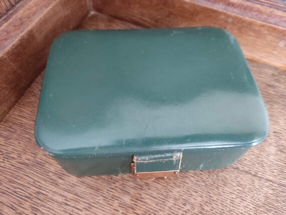 Vintage Green Leather Jewellery Box with Internal Tra… - Gem