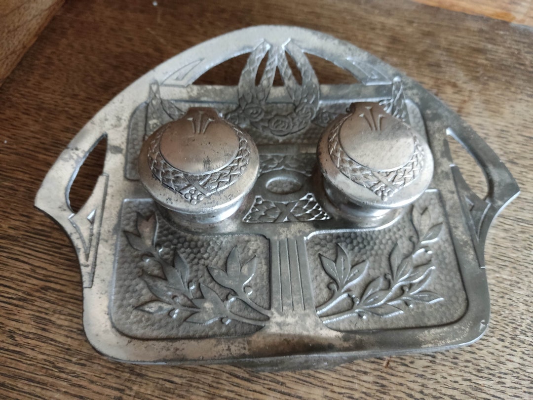 GESCHUTZT Antique Art Nouveau Brass / Cast Metall Floral Motif Inkwell ...