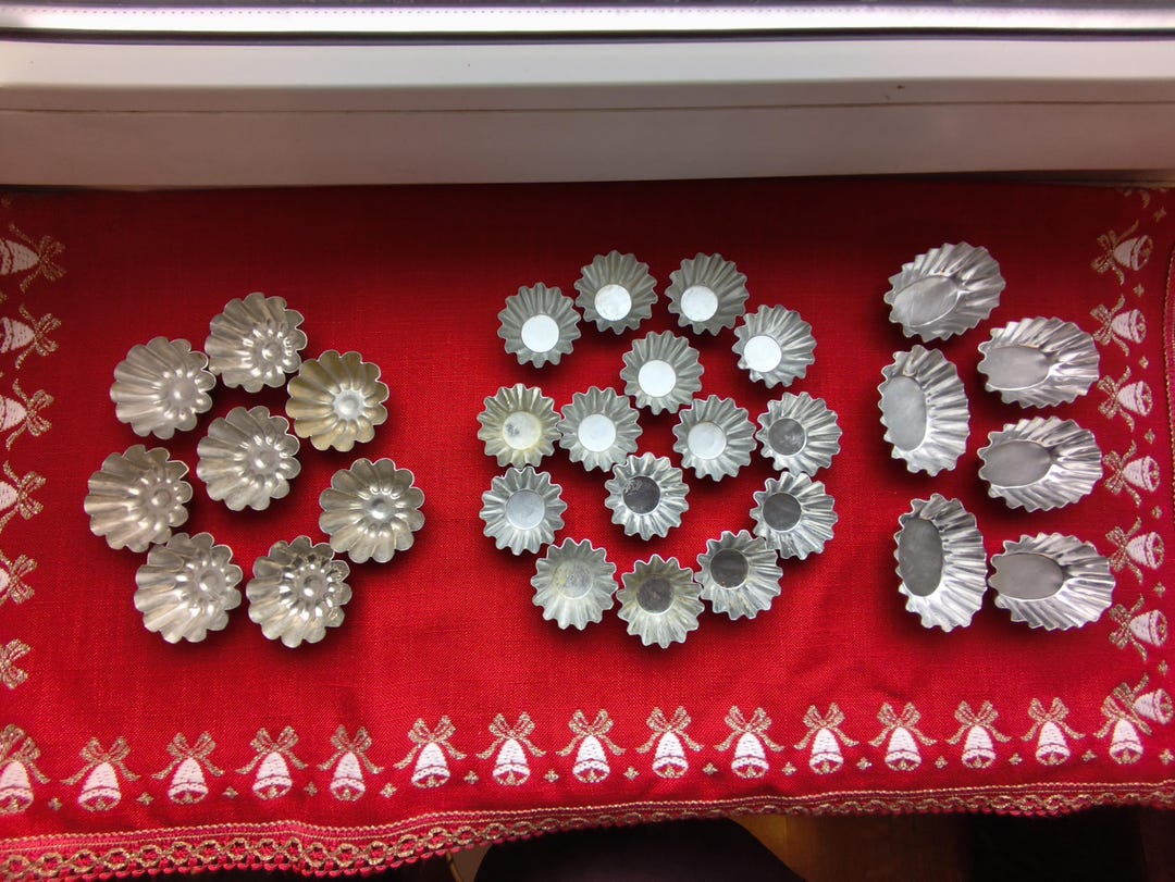 Vintage 1950s Aluminum Baking Molds Set – 29 Assorted Muffin Tartlet ...