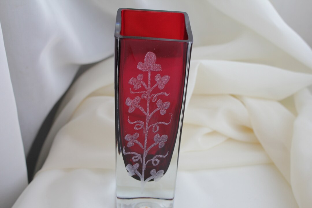 Vintage Ruby Glas Swedish Glass G.lindkvist Urshult Engraved Signed - Etsy