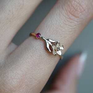 14K Solid Gold Water Lily Ring • July Birth Flower - Etsy