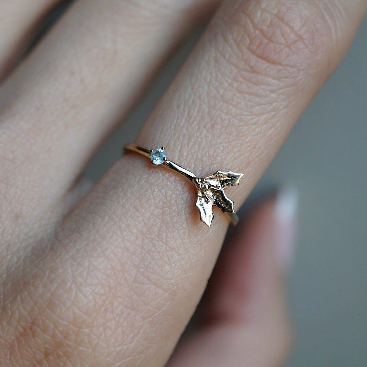 14K Solid Gold Holly Ring • December Birth Flower - Etsy