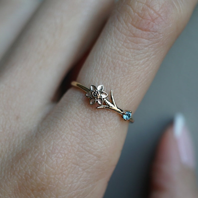 14K Solid Gold Daffodil Ring • March Birth Flower - Etsy