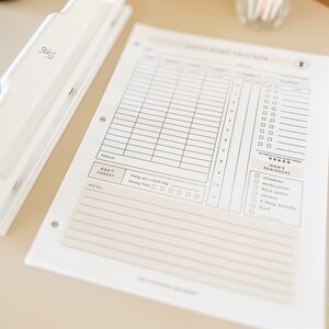 Printable Daily Baby Tracking Page | DIY Baby Tracking Log Book | Feed ...