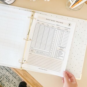 Printable Daily Baby Tracking Page | DIY Baby Tracking Log Book | Feed ...