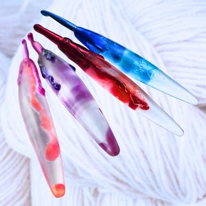 Resin Crochet Hooks | Drip Paint | Handcrafted Transparent Hooks With ...
