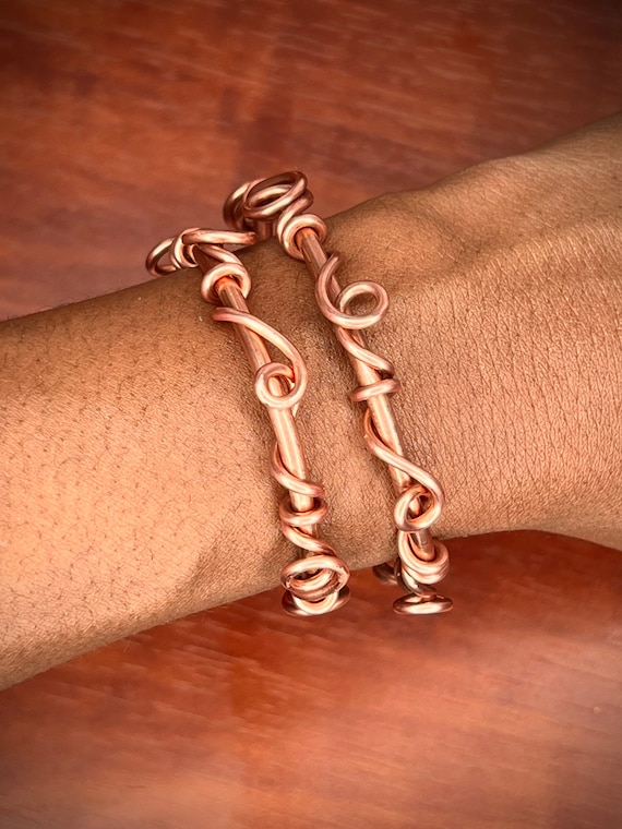 Spiral bangles store