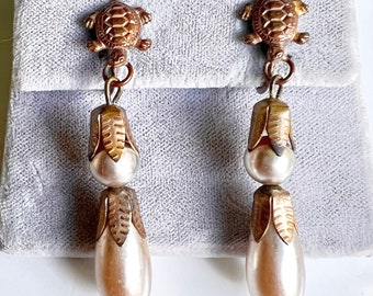MIRIAM HASKELL Dangling Glass Pearl and Gold Leaf Vintage Clip Back ...
