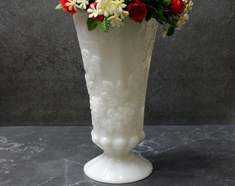 Large Milk Glass Vase - Etsy