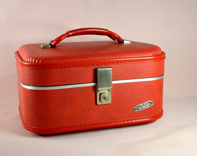 Hard Shell Train Case, Lipstick Red Weekend Bag, Lite Pac by Neevel ...