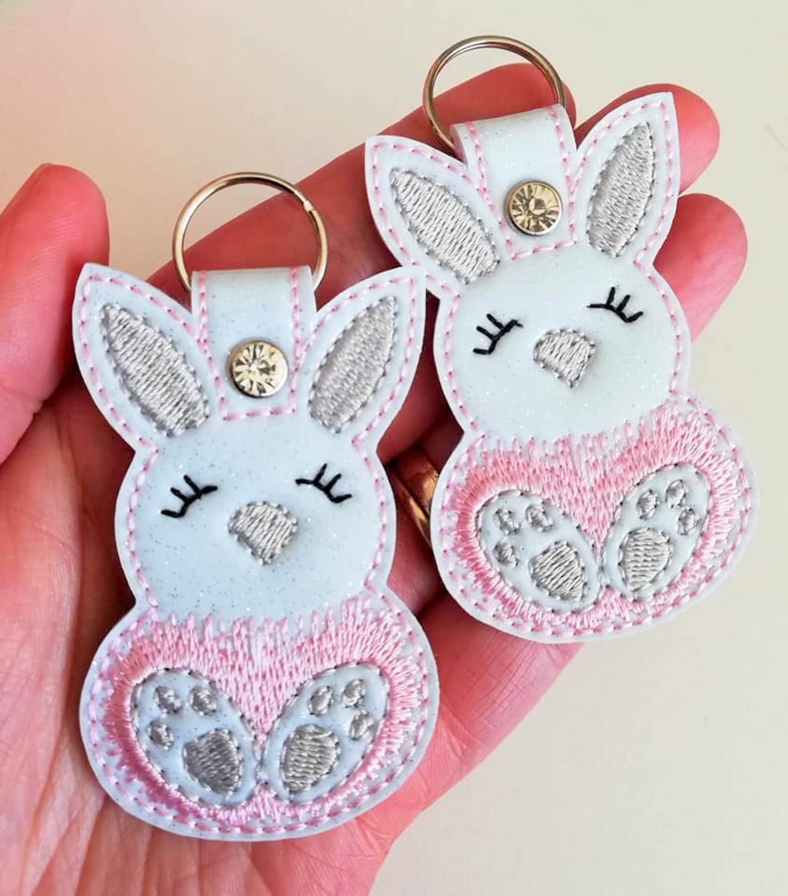 DIGITAL PATTERN Bunny Key Fob Rabbit Pom Fob ITH 4x4 & 5x7 | Etsy