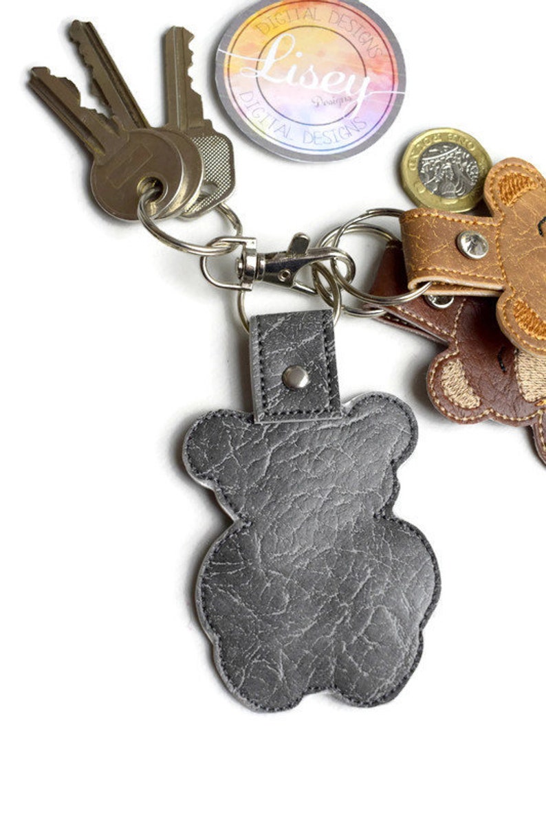 4x4 Bear Heart Key Fob, Pom Bear Embroidery, Lisey Designs - Etsy UK