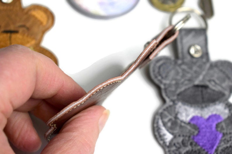 4x4 Bear Heart Key Fob Pom Bear Embroidery Lisey Designs - Etsy UK