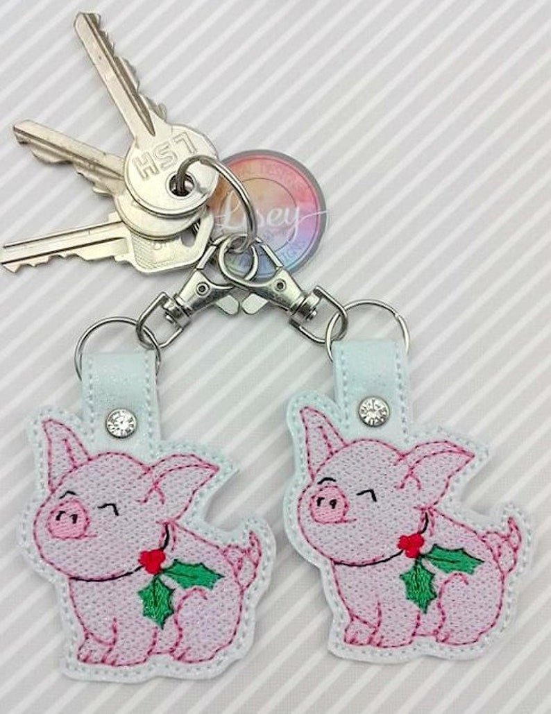 DIGITAL PATTERN 2 Christmas Pig Key Fob ITH Embroidery | Etsy