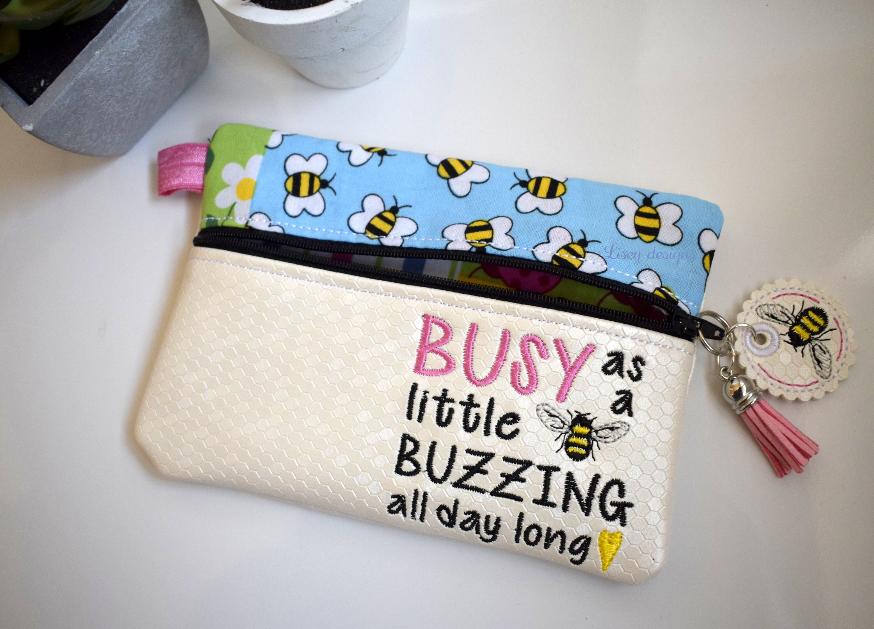 5x7 Bee Zipper Purse, DIGITAL PATTERN, Plus FREE Zipper Bee Charm, Busy ...