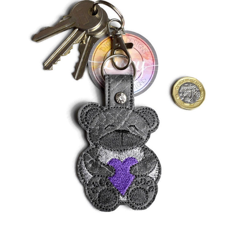 4x4 Bear Heart Key Fob, Pom Bear Embroidery, Lisey Designs - Etsy UK