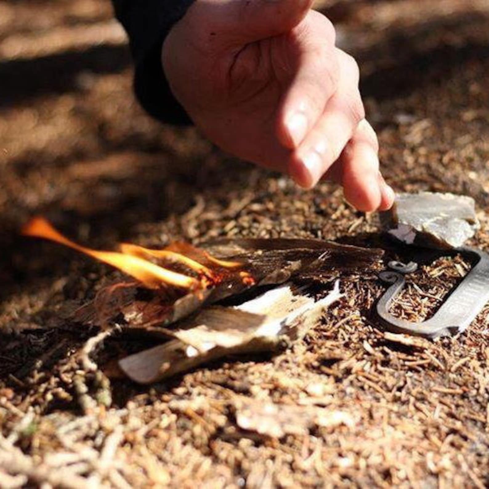 Carbon Steel Fire Striker & English Flint Stone Traditional Hand Forged ...