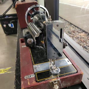 Vintage Vickers Hand Crank Antique Sewing Machine With Case - Etsy