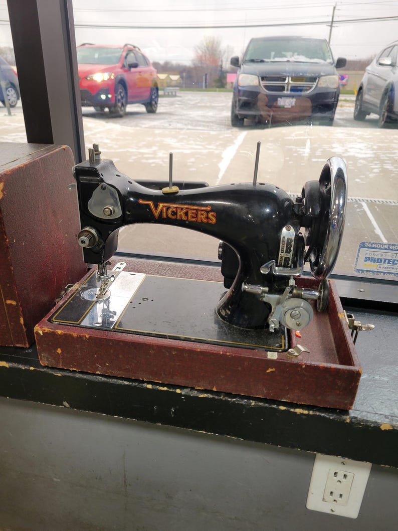 Vintage Vickers Hand Crank Antique Sewing Machine With Case - Etsy