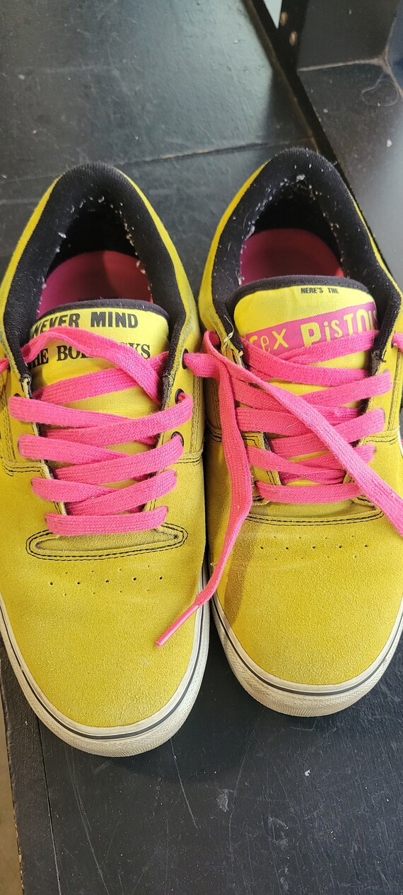 Sex Pistols X Vans Gem